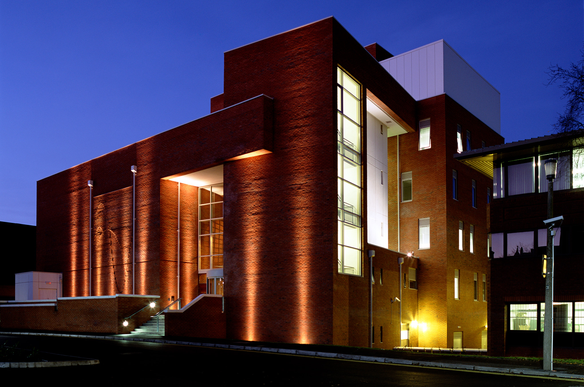 Queen’s University Belfast Sonic arts Research Centre - Hall Black ...